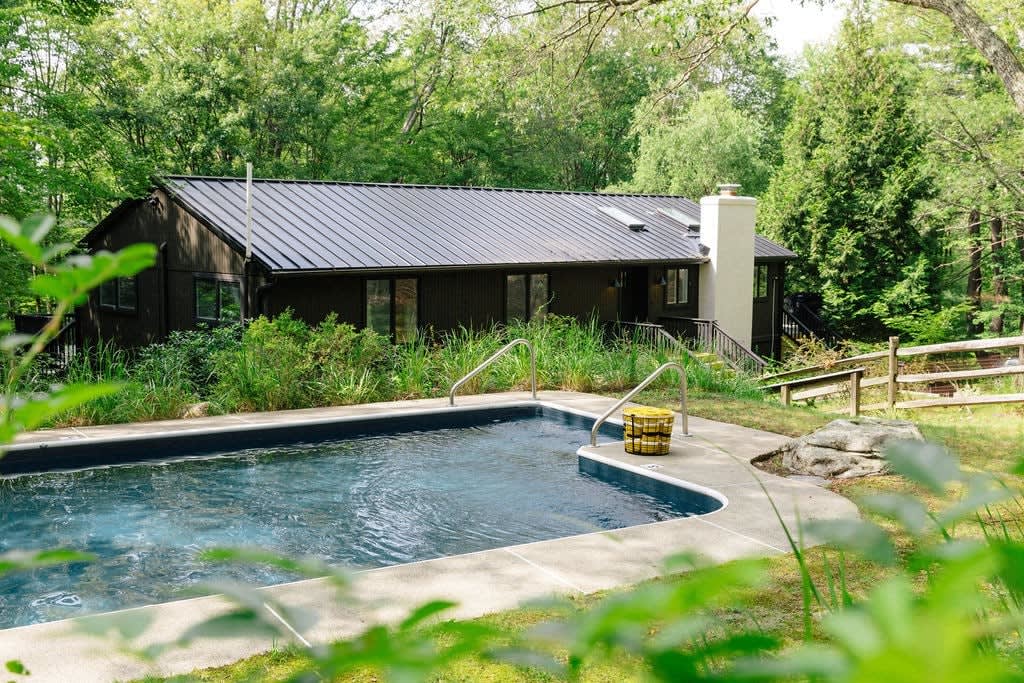 Olive Pit - Red Cottage