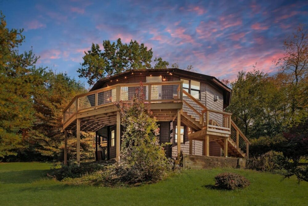 Circle House - Red Cottage